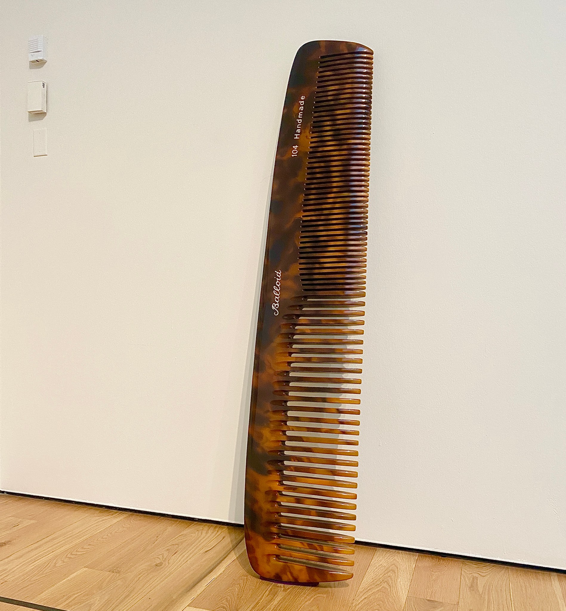 BRUSHED UP : HOW A GIANT COMB SCULPTURE BLEW OUR MIND! – GLOBAL GRAPHICA