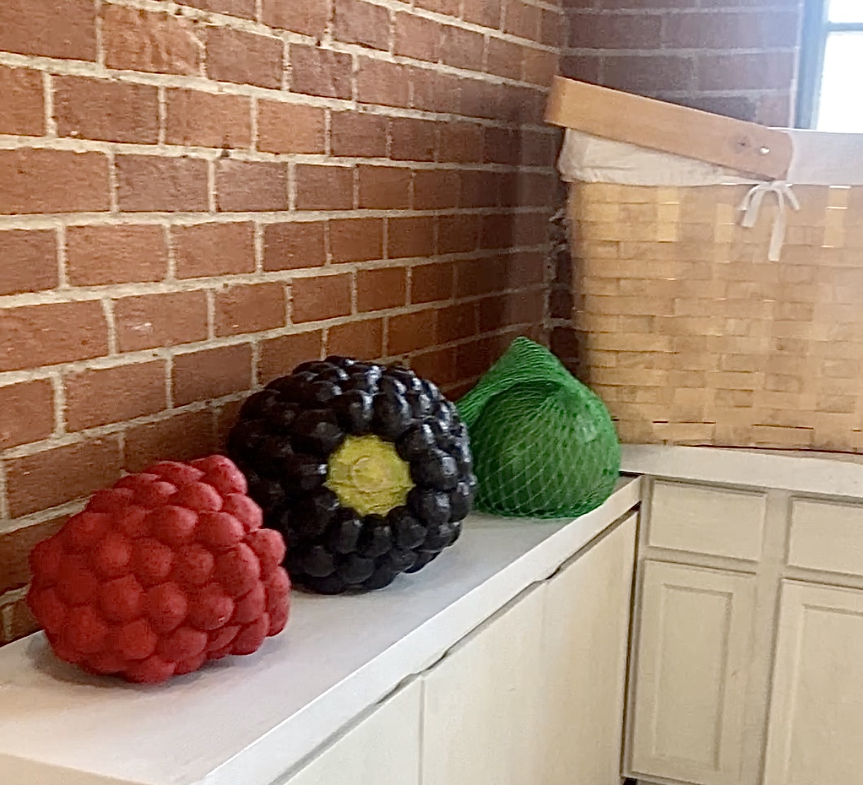 INCREDIBLE EDIBLE: ARTIST CREATES GIANT FOOD SCULPTURES TO DROOL FOR ...