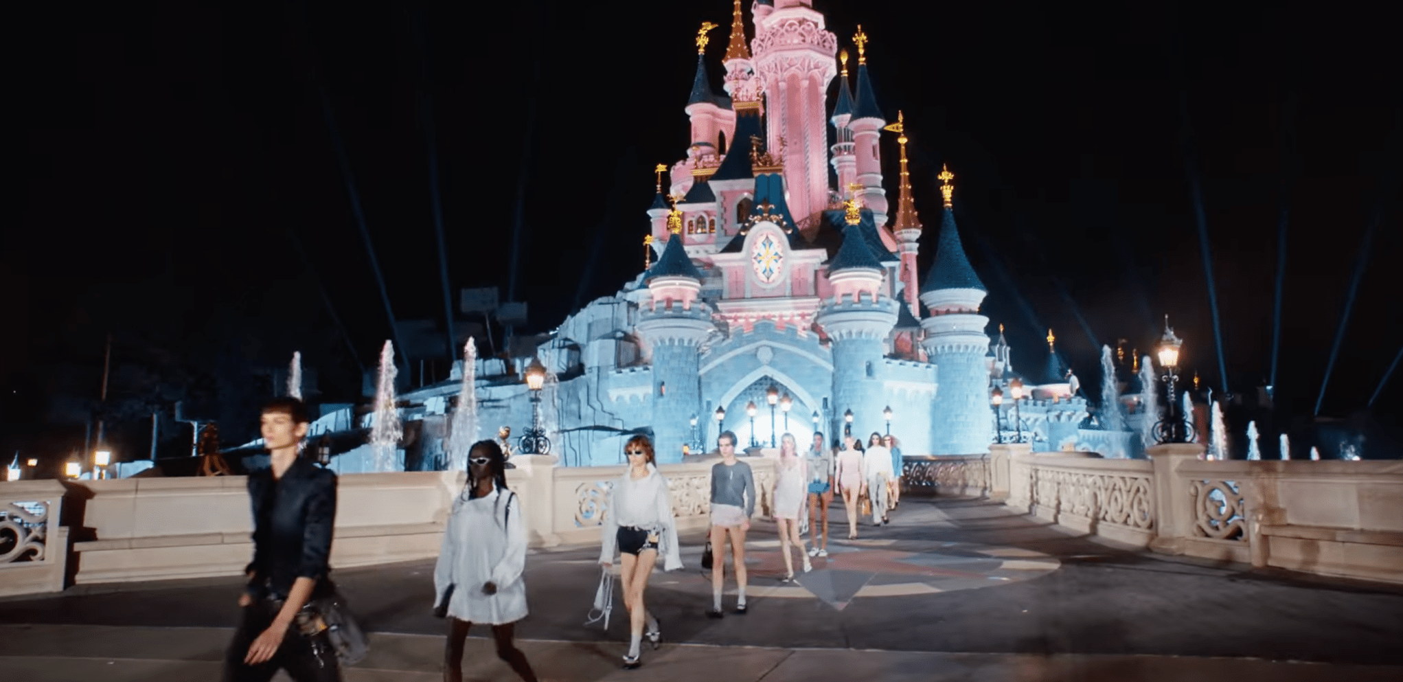 THE HAPPIEST FASHIONABLE PLACE ON EARTH : FRENCH “TECHNO CHIC” CLOTHING ...